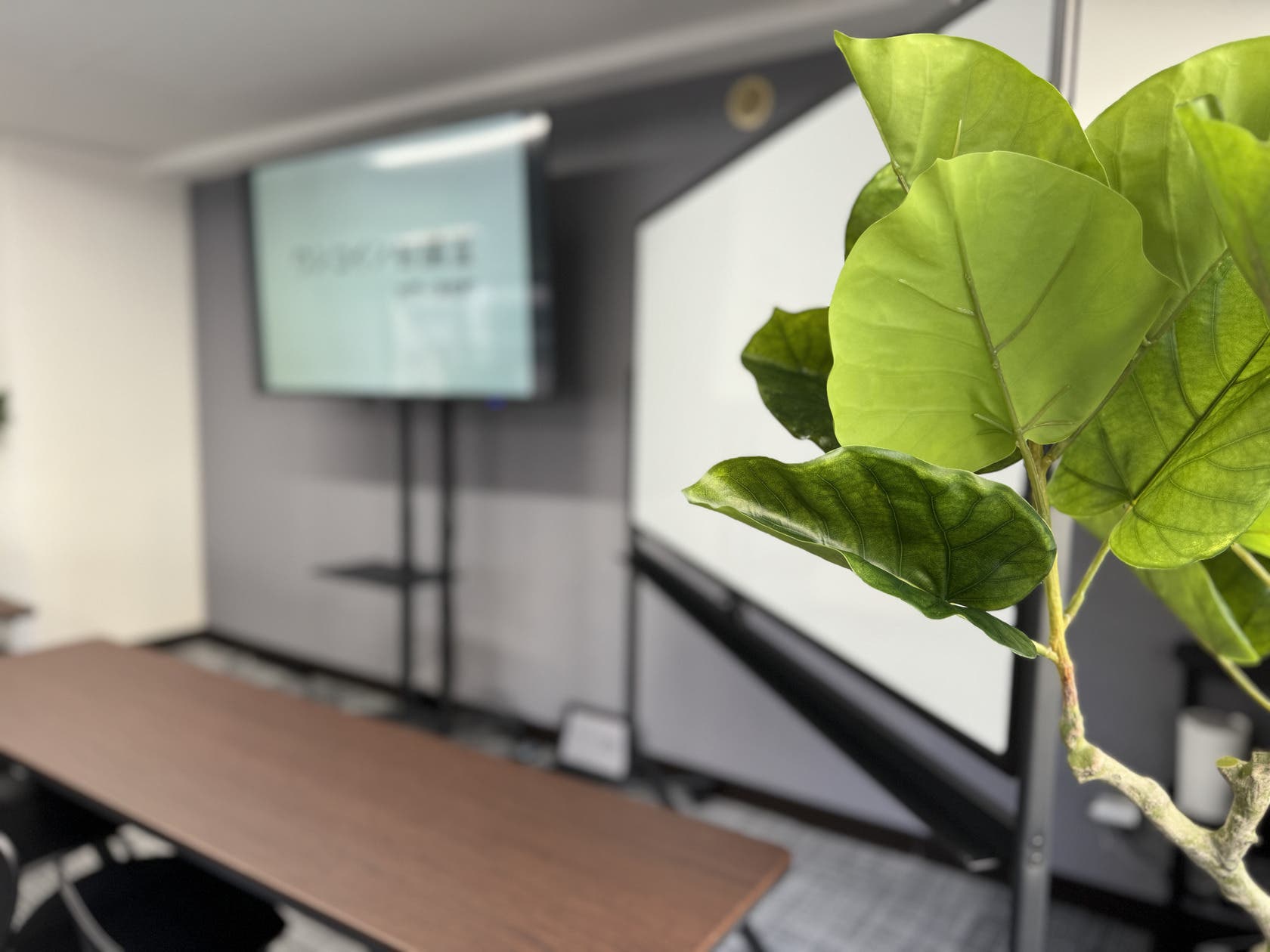 浜松町駅徒歩4分｜最大31名｜セミナー、懇親会、ゲーム、推し活、撮影、休憩室の利用に最適！ワンコイン会議室 大門・浜松町の写真8