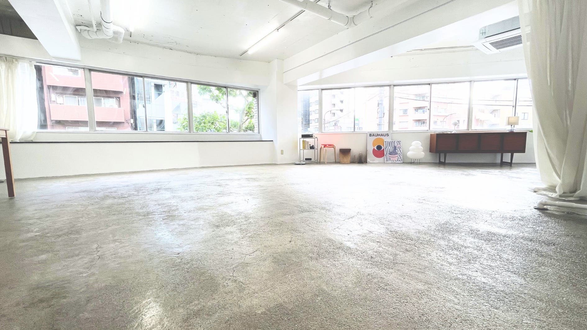 【NEW】自然光◎コンクリ床・白壁・南&南西向き【アパレル｜化粧品｜生活雑貨｜物撮り 】神楽坂駅徒歩7分 早稲田駅6分の写真6