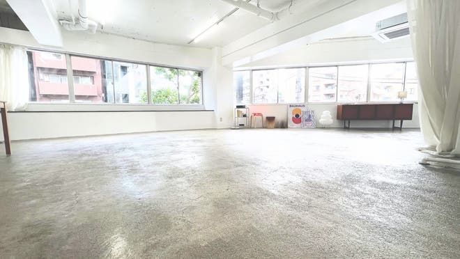 【NEW】自然光◎コンクリ床・白壁・南&南西向き【アパレル|化粧品|生活雑貨|物撮り 】神楽坂駅徒歩7分 早稲田駅6分の写真6