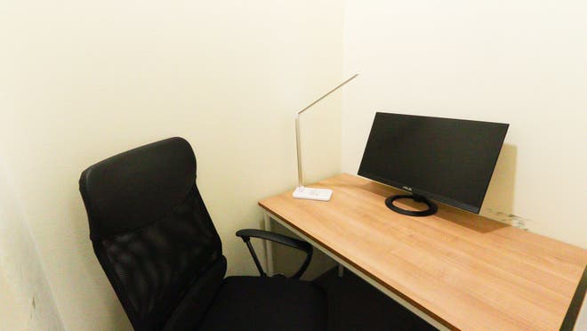 【梅田駅地下街出口から10秒!梅田駅最高の立地!1名用完全個室!】モニター・WiFi全て無料!ふれあい貸し会議室 梅田No113の写真4