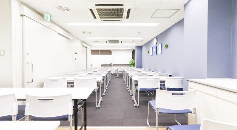 【梅田駅地下街出口10秒！ フロア占有！40名】プロジェクター・マイク・WiFi無料！ふれあい貸し会議室 梅田No115