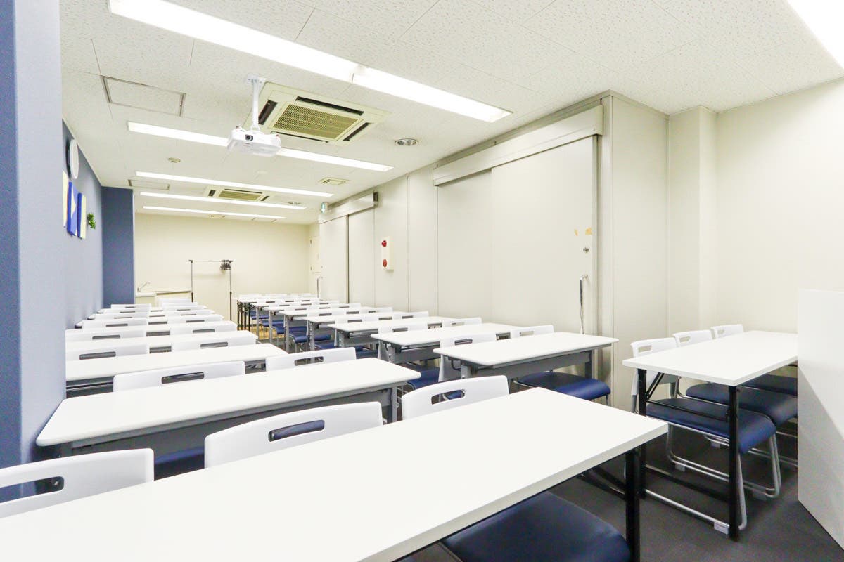 【梅田駅地下街出口10秒！ フロア占有！40名】プロジェクター・マイク・WiFi無料！ふれあい貸し会議室 梅田No115の写真5