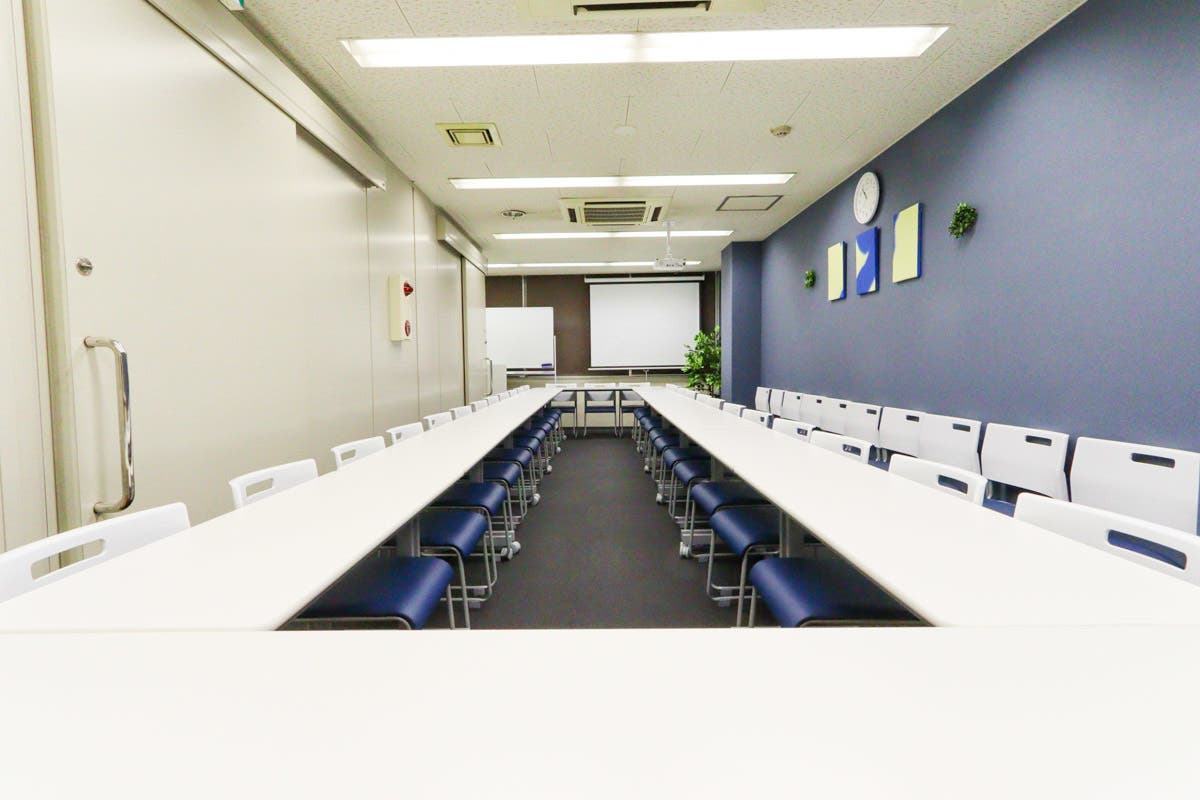 【梅田駅地下街出口10秒！ フロア占有！40名】プロジェクター・マイク・WiFi無料！ふれあい貸し会議室 梅田No115の写真7