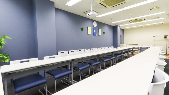 【梅田駅地下街出口10秒! フロア占有!40名】プロジェクター・マイク・WiFi無料!ふれあい貸し会議室 梅田No115の写真11