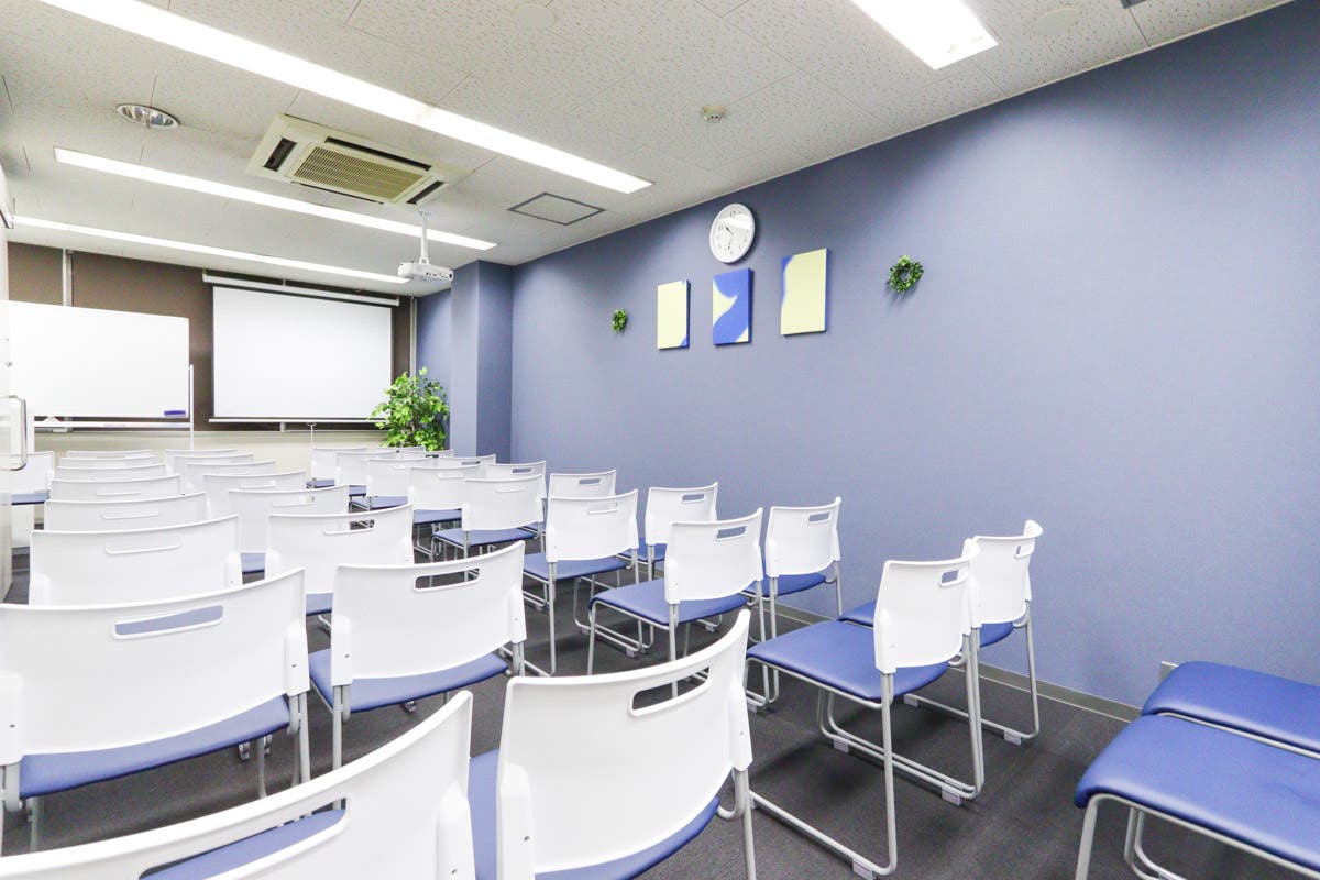 【梅田駅地下街出口10秒！ フロア占有！40名】プロジェクター・マイク・WiFi無料！ふれあい貸し会議室 梅田No115の写真13