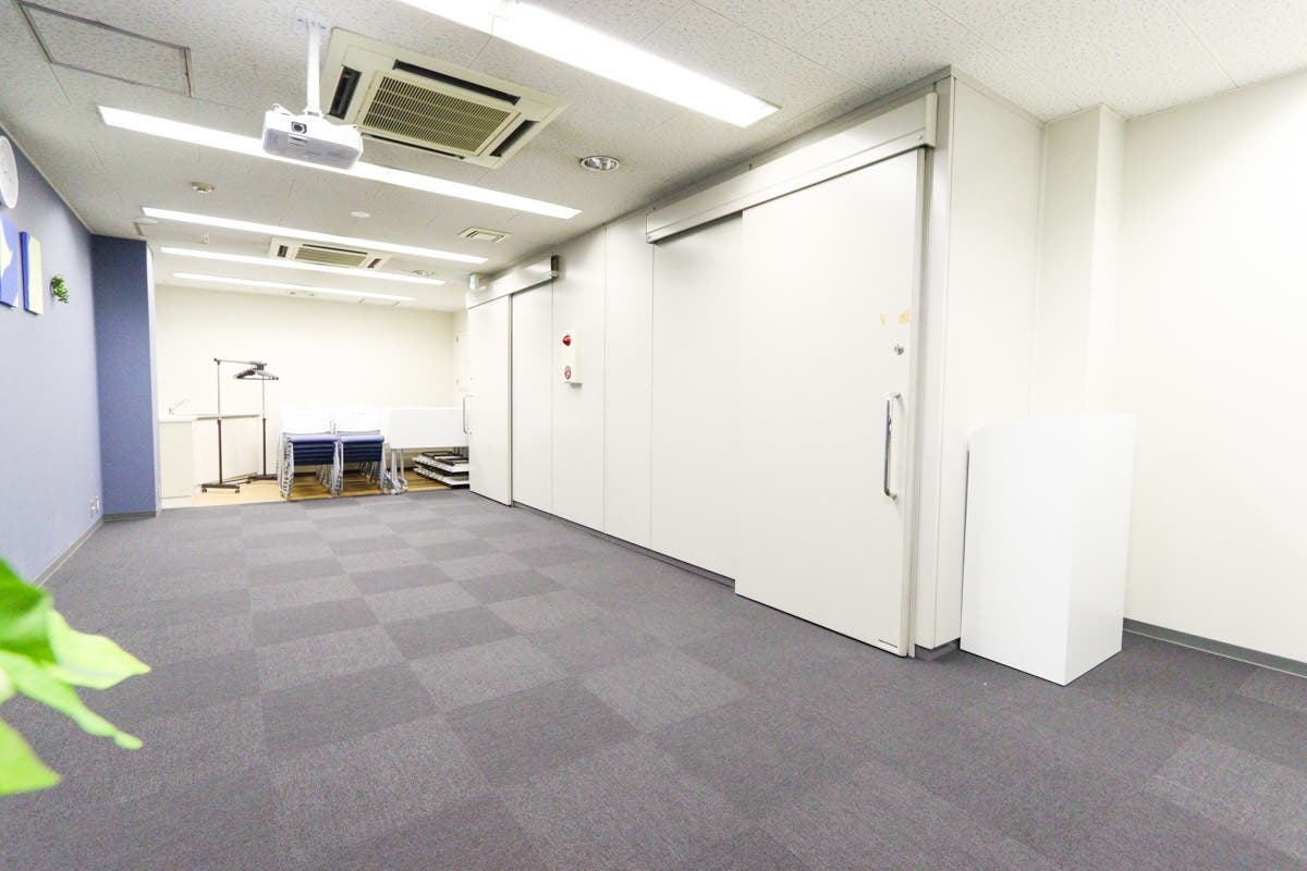 【梅田駅地下街出口10秒！ フロア占有！40名】プロジェクター・マイク・WiFi無料！ふれあい貸し会議室 梅田No115の写真18