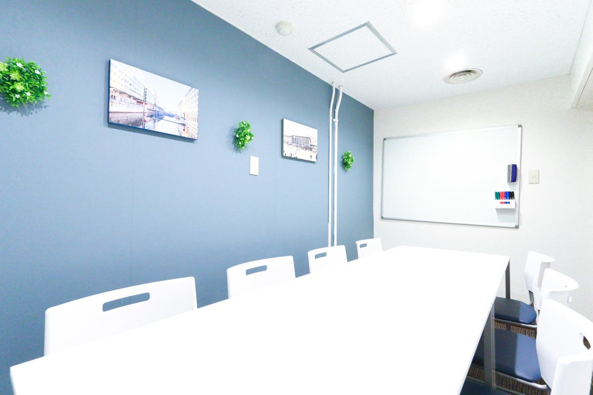 【梅田駅地下直結で最高の立地！西梅田改札目の前！8名利用可！】大型モニター・WiFi全て無料！ふれあい貸し会議室 梅田No116の写真5