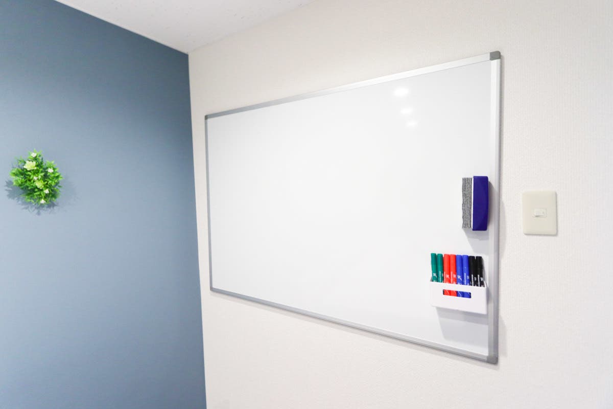 【梅田駅地下直結で最高の立地！西梅田改札目の前！8名利用可！】大型モニター・WiFi全て無料！ふれあい貸し会議室 梅田No116の写真8