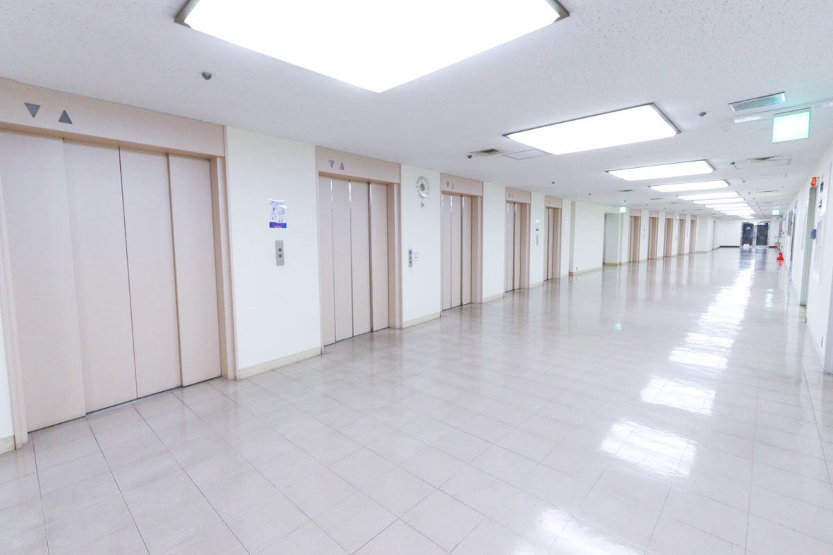 【梅田駅地下直結で最高の立地！西梅田改札目の前！8名利用可！】大型モニター・WiFi全て無料！ふれあい貸し会議室 梅田No116の写真9