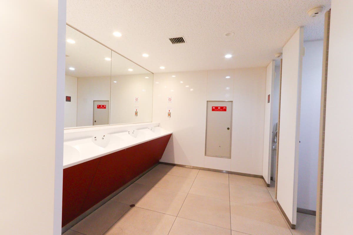 【梅田駅地下直結で最高の立地！西梅田改札目の前！8名利用可！】大型モニター・WiFi全て無料！ふれあい貸し会議室 梅田No116の写真10