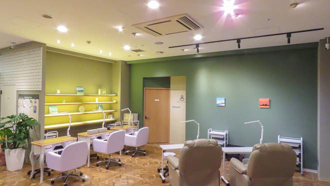 【天神VIORO 6F】 ネイル施術が利用可能なレンタルスペースの写真2