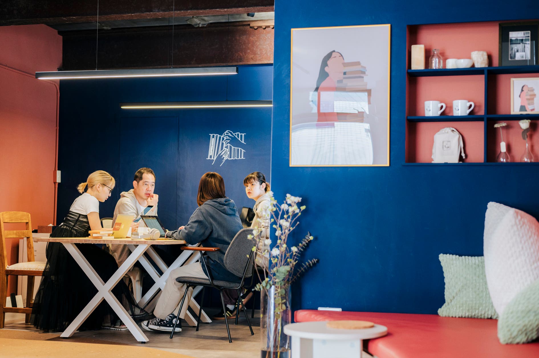 読書会・撮影に◎採光抜群、市ヶ谷徒歩6分のブックカフェの写真4