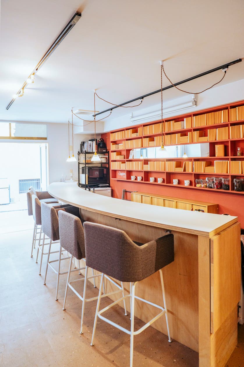 読書会・撮影に◎採光抜群、市ヶ谷徒歩6分のブックカフェの写真6