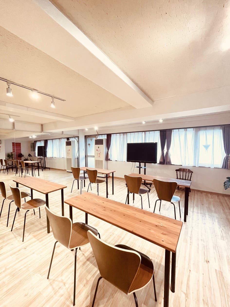 ✨駅近✨駐車場１台無料完備✨壁一面大型鏡！広さ55㎡✨ヨガ・ダンス・会議・各種教室・ママ会✨オシャレなスタジオ／南大塚駅の写真3