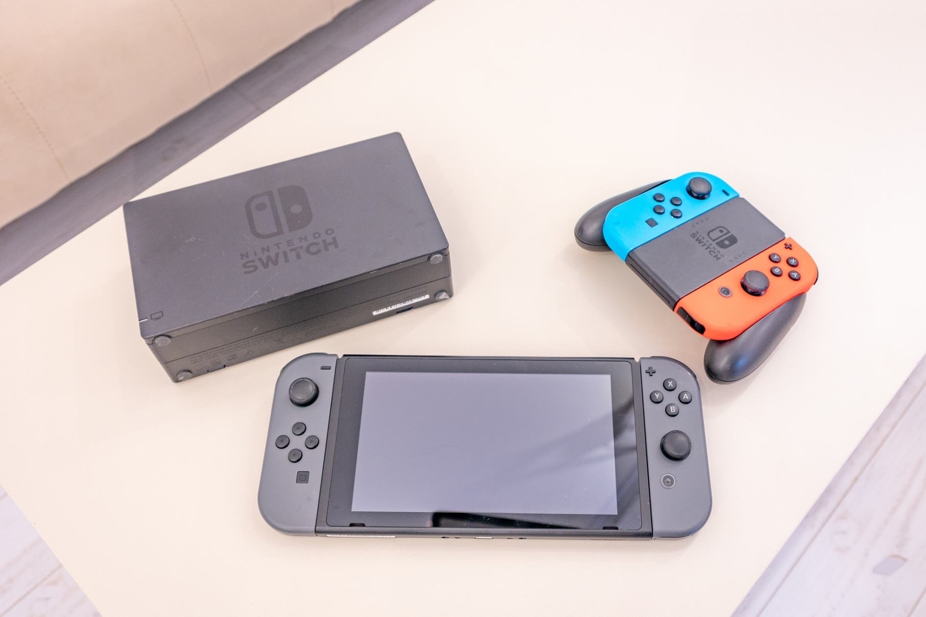 普段とは違う雰囲気で🌿広々空間を貸切🍷24H⭐毎回清掃🧹120㌅大画面プロジェクターで動画・ゲーム🎦スマホ・PC投影💻の写真25