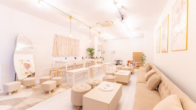 普段とは違う雰囲気で🌿広々空間を貸切🍷24H⭐毎回清掃🧹120㌅大画面プロジェクターで動画・ゲーム🎦スマホ・PC投影💻の写真11