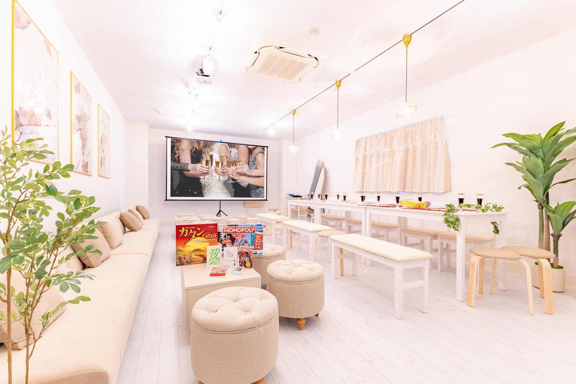 普段とは違う雰囲気で🌿広々空間を貸切🍷24H⭐毎回清掃🧹120㌅大画面プロジェクターで動画・ゲーム🎦スマホ・PC投影💻の写真20