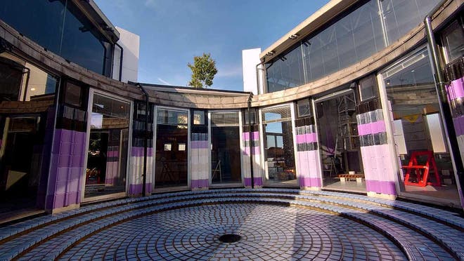 香川県・多度津町《さぬき浜街道》からすぐの一棟貸。『ギャラリー』『撮影スタジオ』『スピリチュアルワーク』などに最適な異空間の写真1