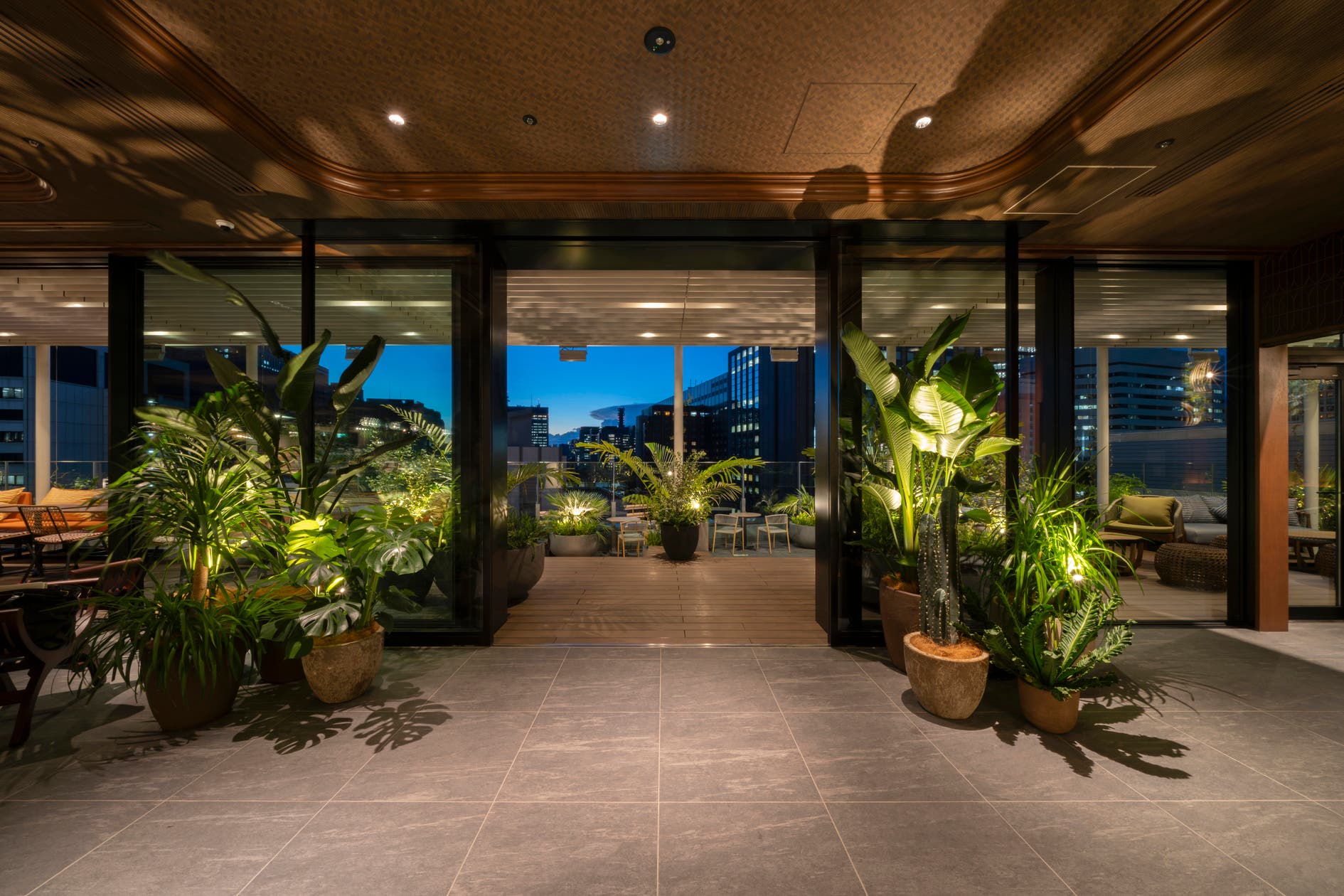 【天空のルーフトップレストラン】新橋駅・銀座駅徒歩5分／結婚式二次会や貸切パーティーに最適の写真5