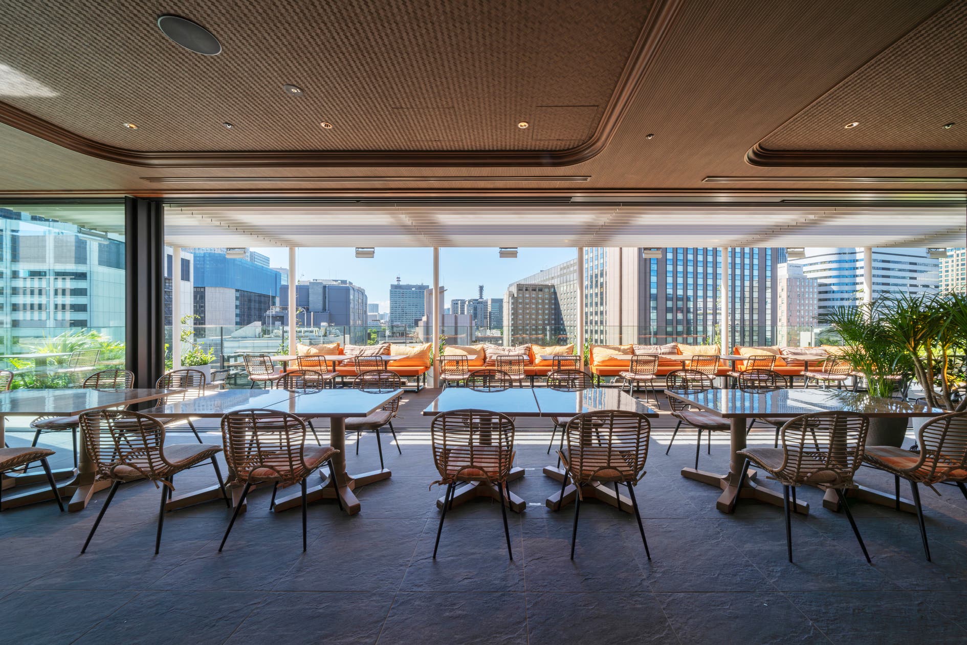 【天空のルーフトップレストラン】新橋駅・銀座駅徒歩5分／結婚式二次会や貸切パーティーに最適の写真4