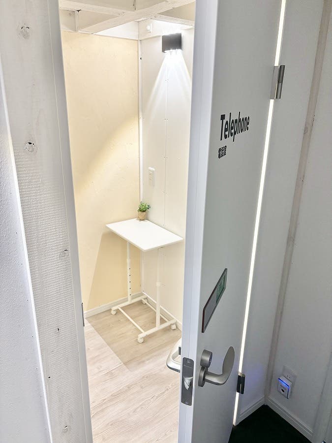 【成田駅から徒歩7分！！駐車場有】モニター付き！完全個室ブースAの写真6