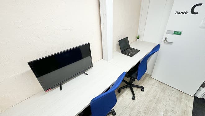 成田駅から徒歩7分/駐車場有/オンライン会議・学習・面接等に最適/完全個室ブースCの写真1
