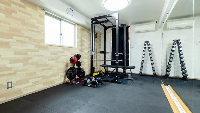 【難波駅徒歩5分】難波日本橋最安値当日予約可能の個室レンタルフィットネスジム!パーソナル、ピラティス可能!の写真1