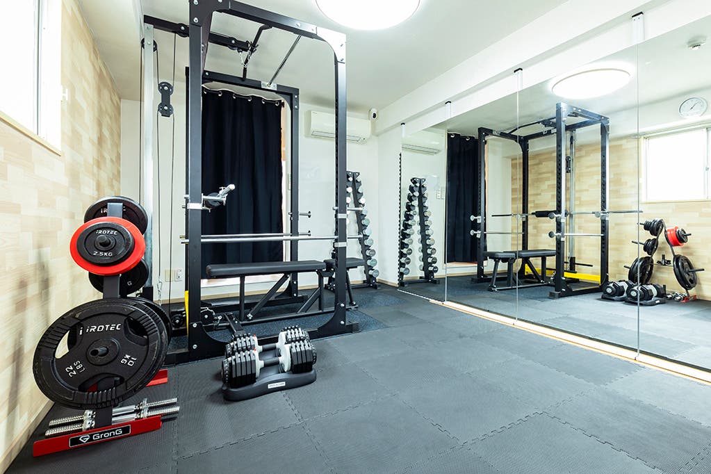 【難波駅徒歩5分】難波日本橋最安値当日予約可能の個室レンタルフィットネスジム！パーソナル、ピラティス可能！の写真2