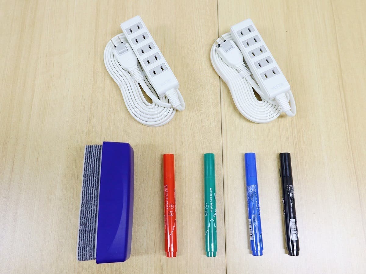 ホワイトボード　＆　マーカー等の画像2