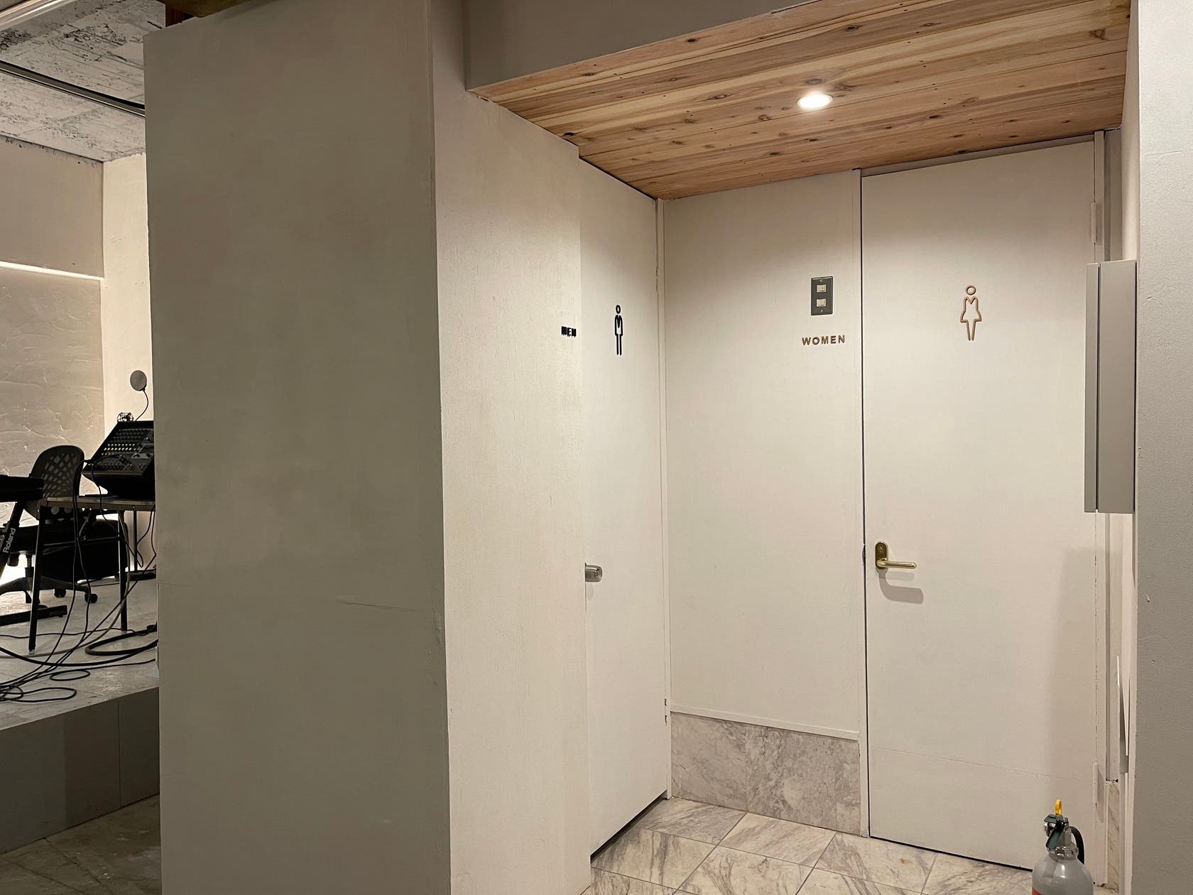 沼津駅徒歩8分のバーカウンターがある音楽スタジオライブスペースの写真5