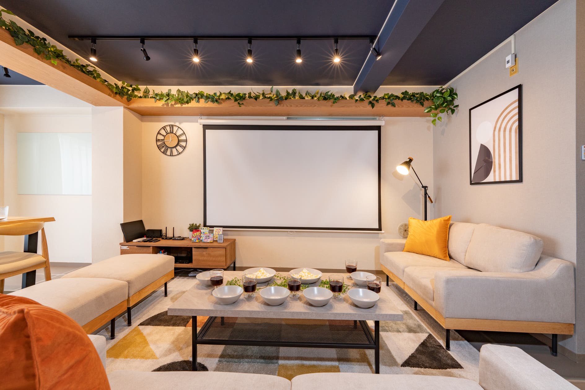 🌸新規オープン割🌸最大50%割引🎊駅徒歩1分🚉超大型スクリーン🎞️24H営業💫鑑賞会📹女子会🍰推し活💞撮影会📸デート👫歓迎会🍺の写真6