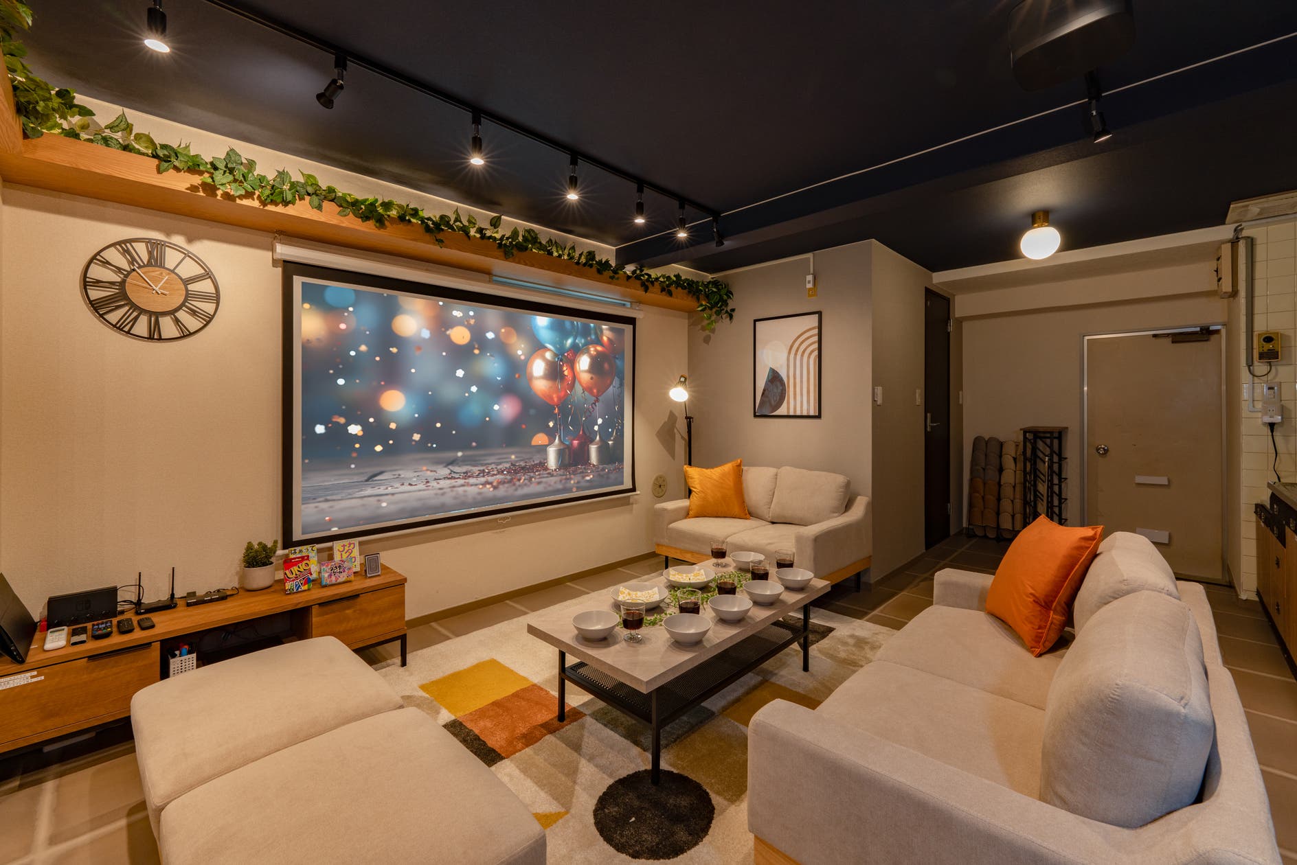 🌸新規オープン割🌸最大50%割引🎊駅徒歩1分🚉超大型スクリーン🎞️24H営業💫鑑賞会📹女子会🍰推し活💞撮影会📸デート👫歓迎会🍺の写真10