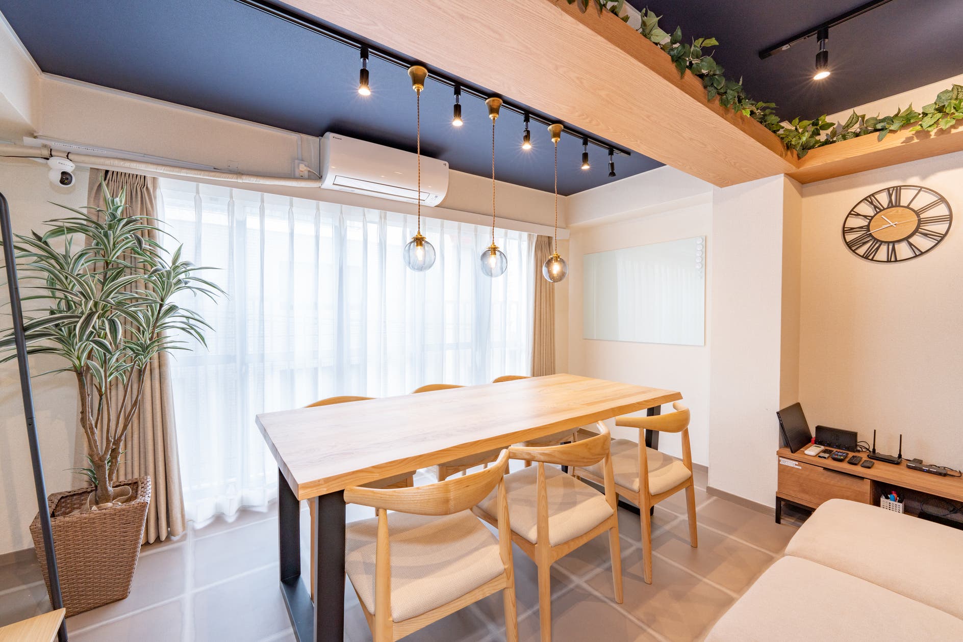 🌸新規オープン割🌸最大50%割引🎊駅徒歩1分🚉超大型スクリーン🎞️24H営業💫鑑賞会📹女子会🍰推し活💞撮影会📸デート👫歓迎会🍺の写真16