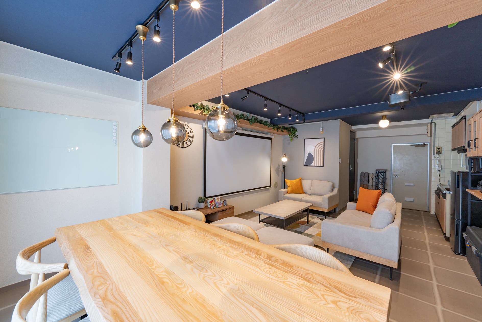 🌸新規オープン割🌸最大50%割引🎊駅徒歩1分🚉超大型スクリーン🎞️24H営業💫鑑賞会📹女子会🍰推し活💞撮影会📸デート👫歓迎会🍺の写真20