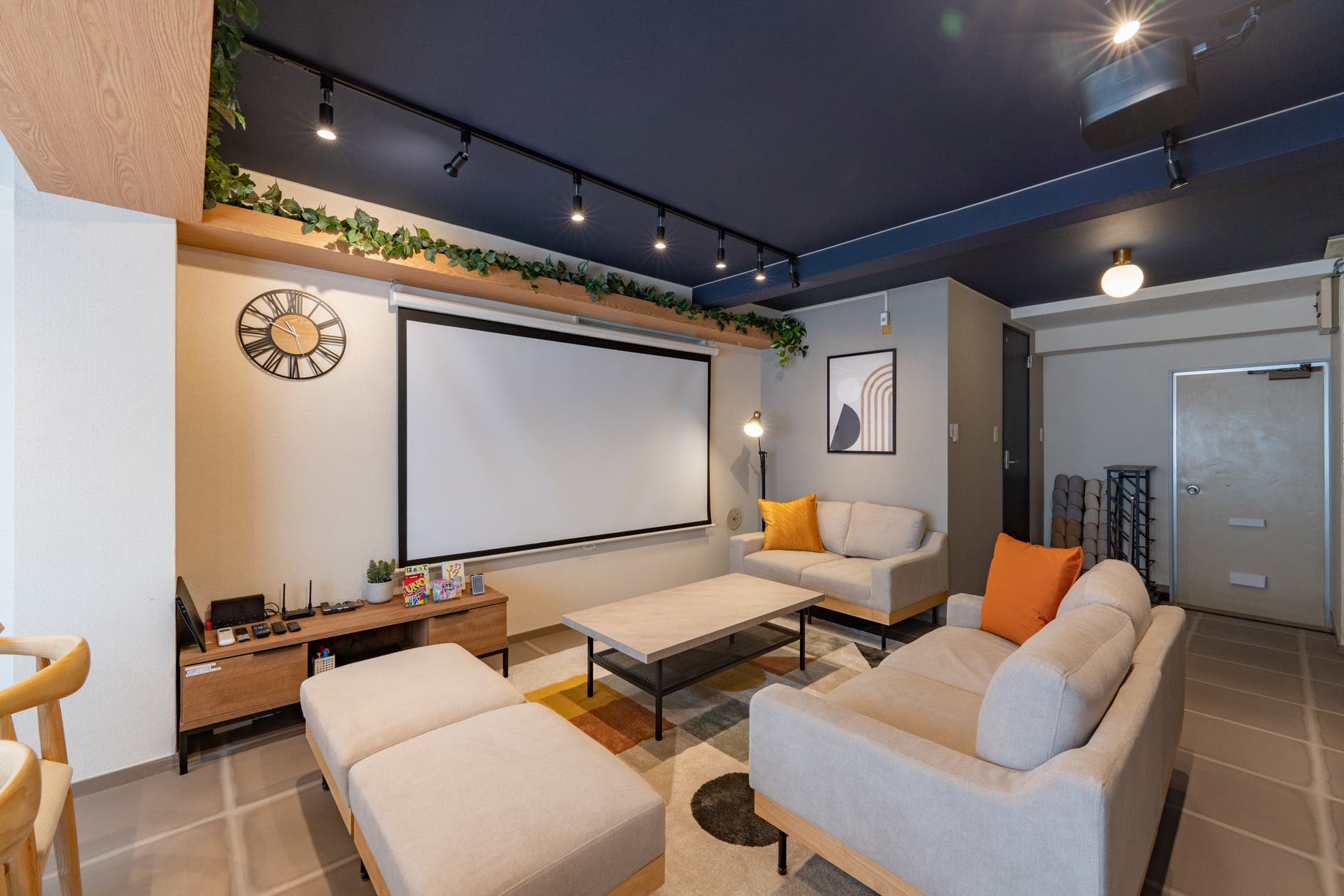 🌸新規オープン割🌸最大50%割引🎊駅徒歩1分🚉超大型スクリーン🎞️24H営業💫鑑賞会📹女子会🍰推し活💞撮影会📸デート👫歓迎会🍺の写真13