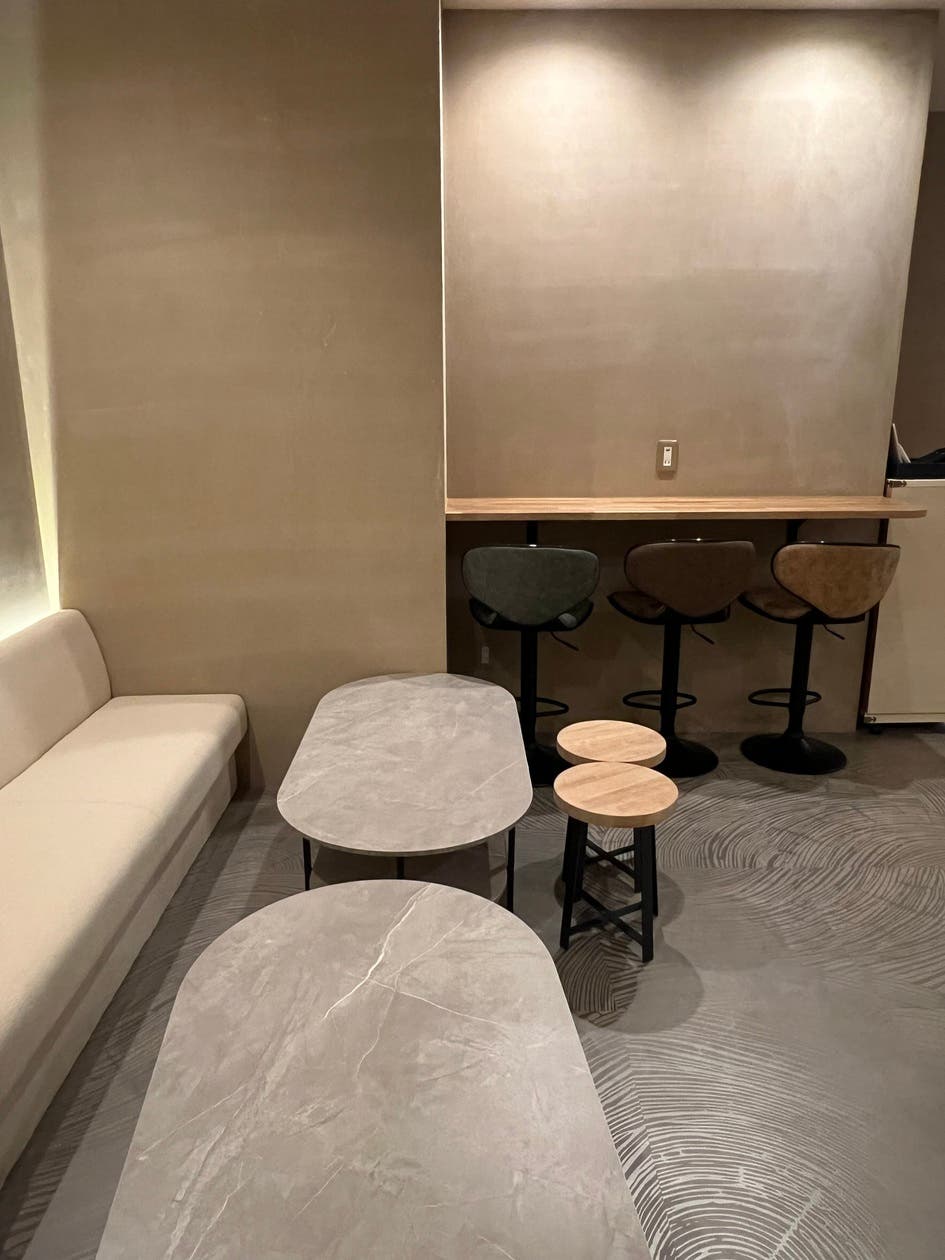 カフェ奥にある秘密基地のような空間の写真4