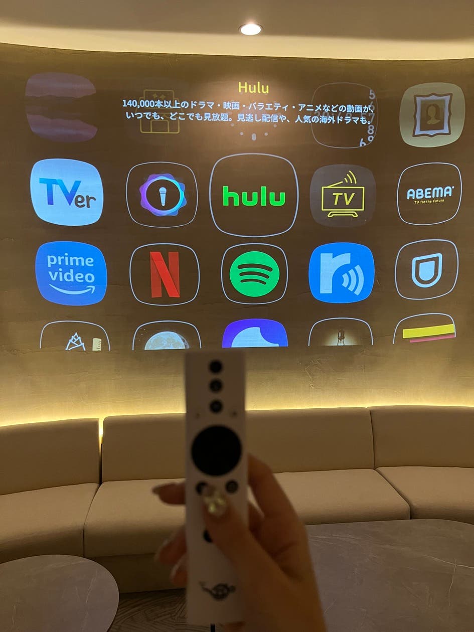 カフェ奥にある秘密基地のような空間の写真7