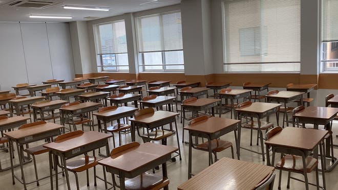 <英進館久留米本館レンタルスペース402教室>60名収容💺セミナー/ワークショップ/会議/ボードゲームの写真1