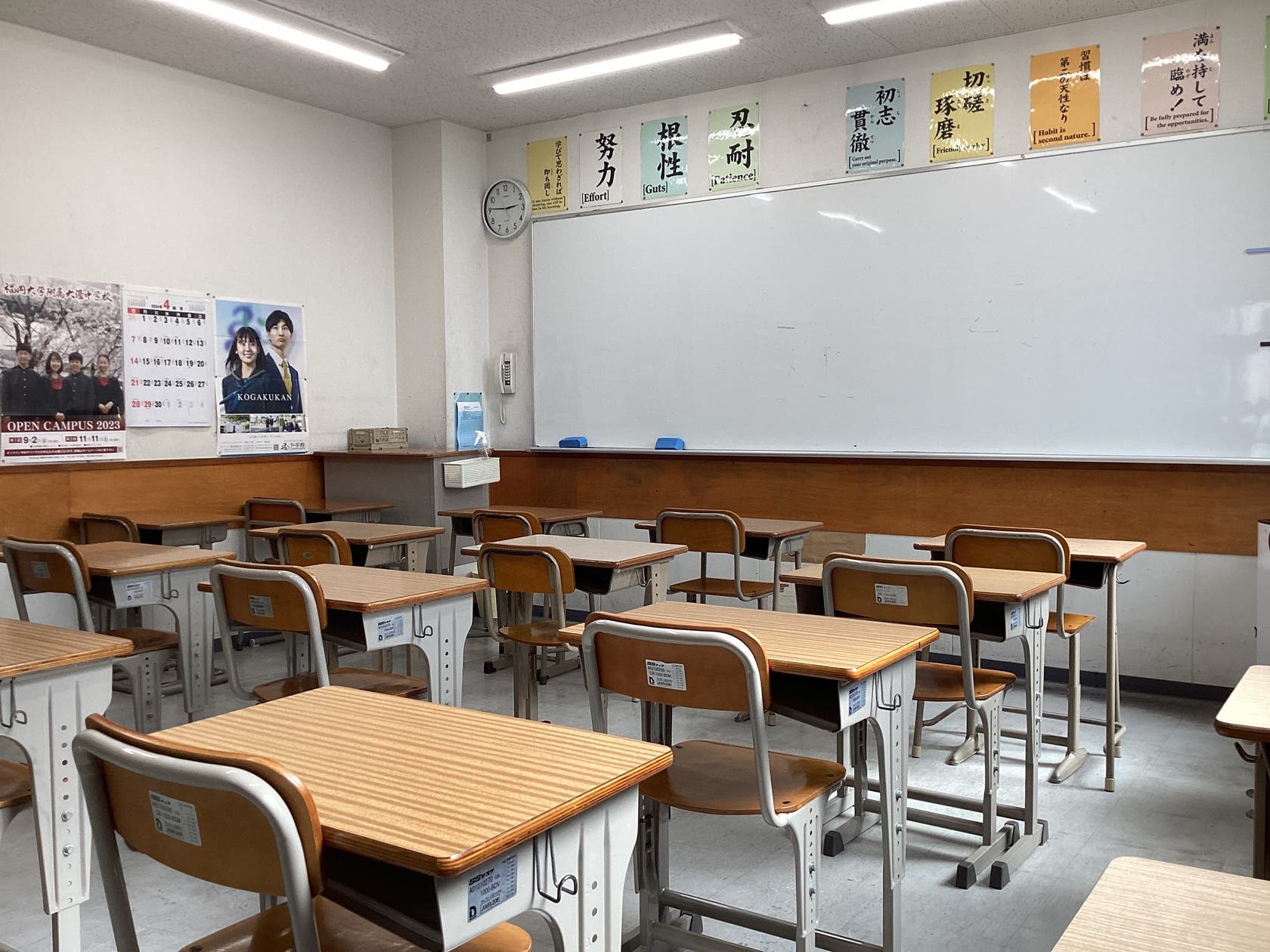 ＜英進館福間校レンタルスペース本館2番教室＞20名収容💺セミナー/ワークショップ/会議/ボードゲームの写真1