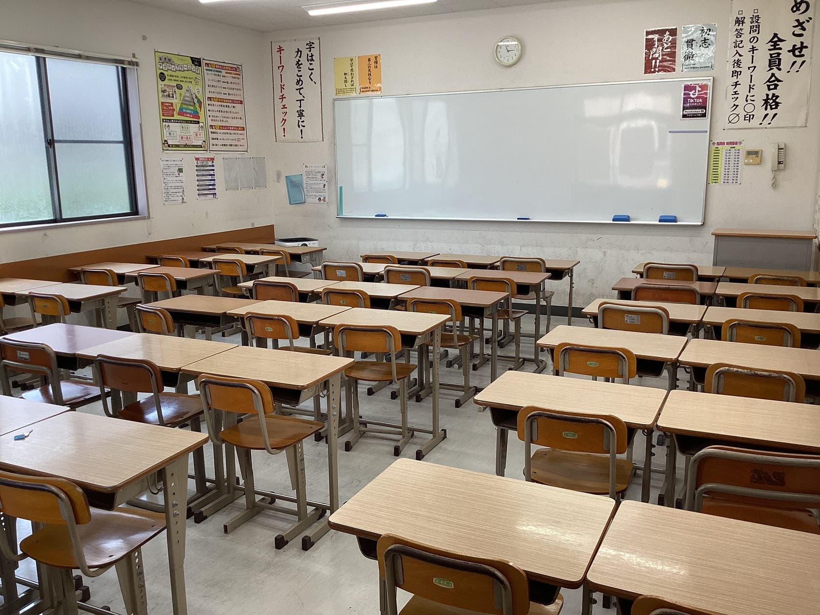 ＜英進館福間校レンタルスペース別館＞40名収容💺セミナー/ワークショップ/会議/ボードゲームの写真1