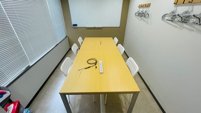 【¥550/30分!荻窪駅から1分】モニター・フリードリンク付き6名会議室(RoomA)※予約時間前は入室不可の写真4