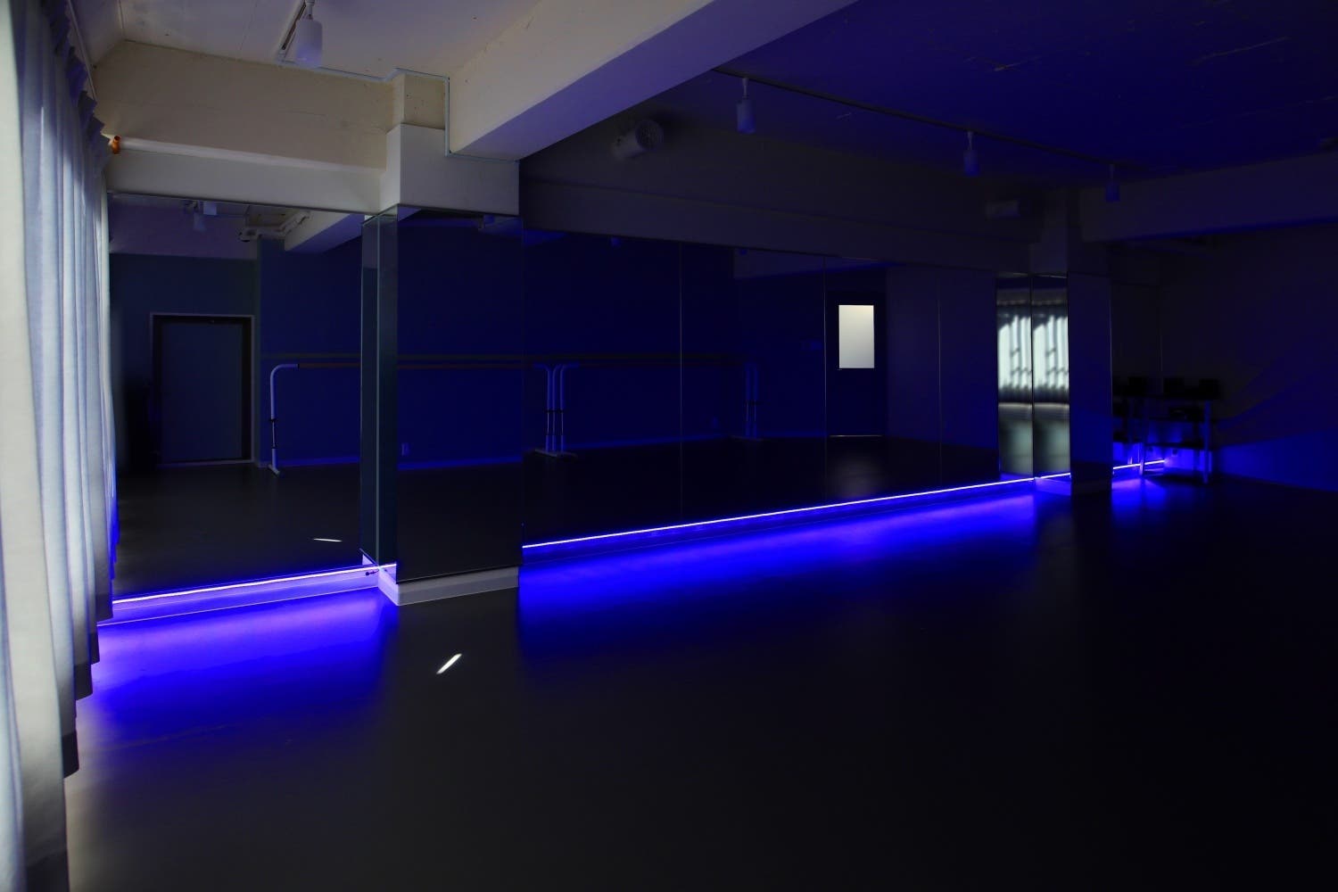 🌟新店舗オープン記念🌟【Aスタジオ】広々ダンス、バレエ、ヨガ等気軽に使える、可愛いスタジオ！（バレエバー有）1日1回清掃！の写真5