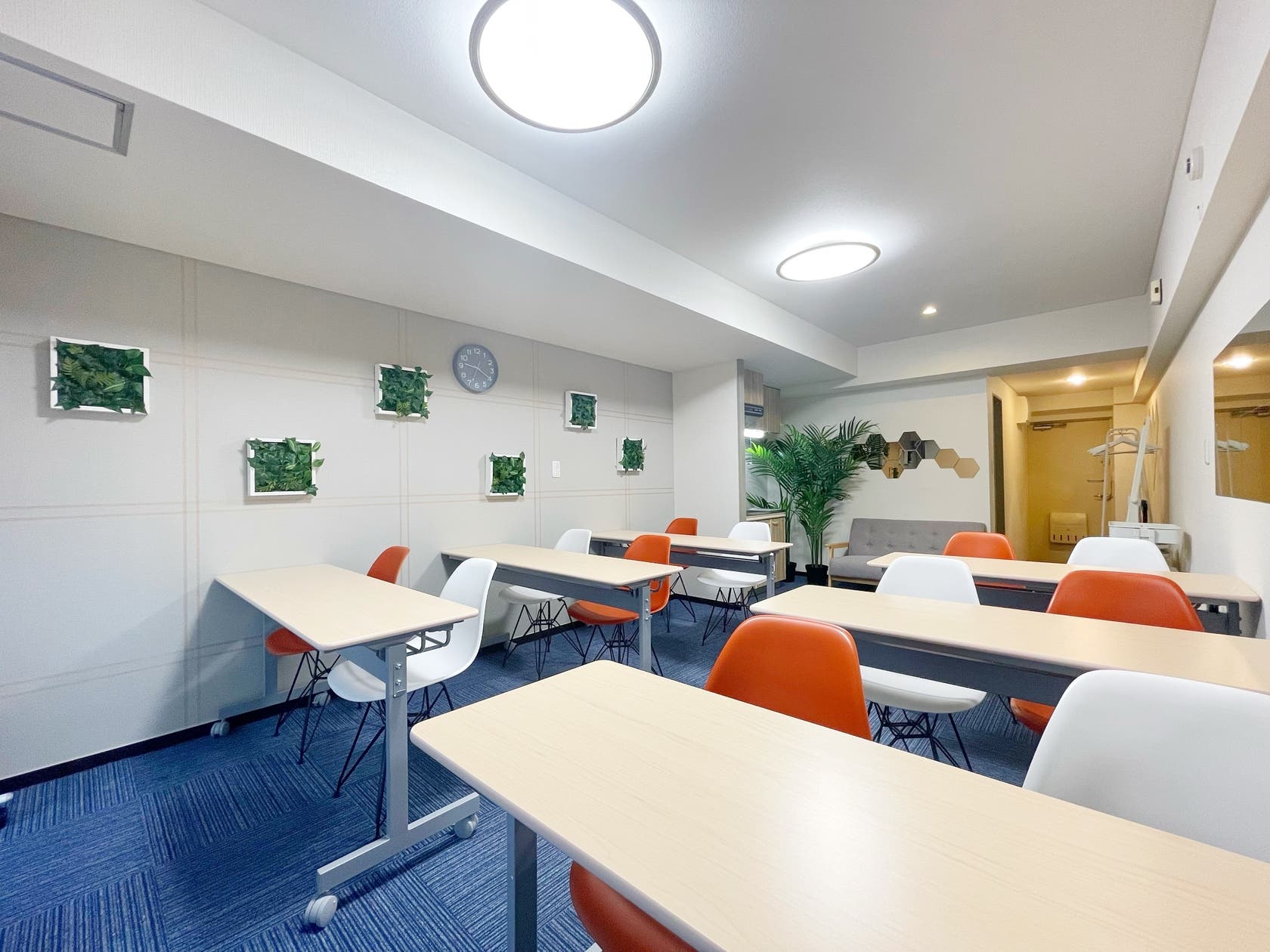 【九段下駅徒歩3分！16名利用可！】大型モニター・WiFi・ホワイトボード無料！ふれあい貸し会議室 九段下A-802の写真4