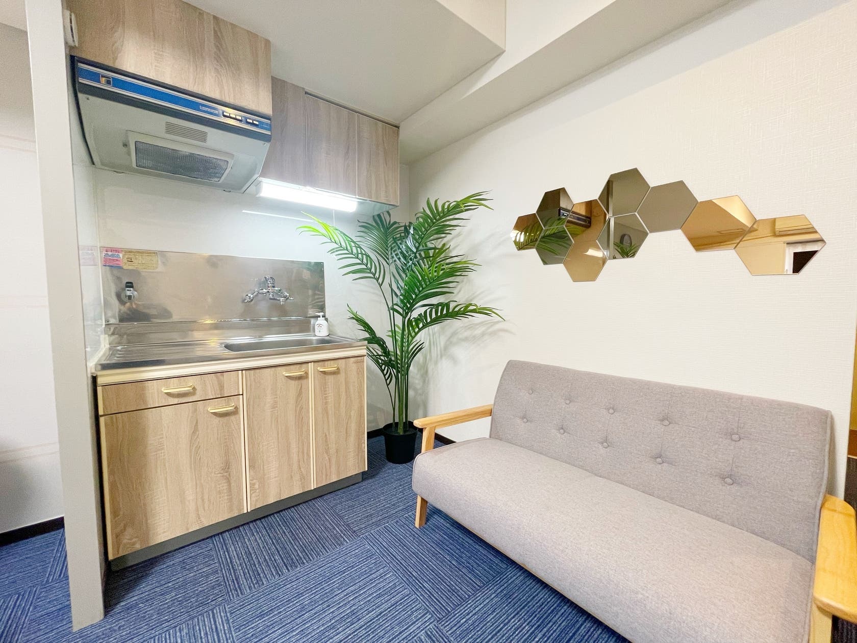 【九段下駅徒歩3分！16名利用可！】大型モニター・WiFi・ホワイトボード無料！ふれあい貸し会議室 九段下A-802の写真6