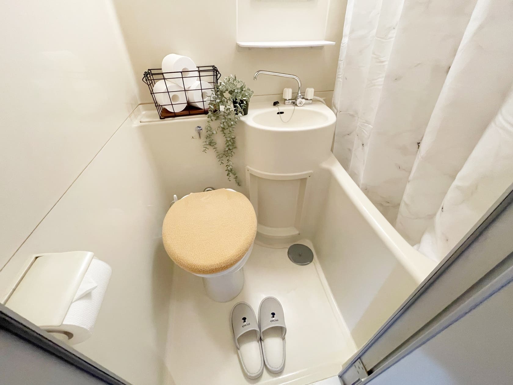 【九段下駅徒歩3分！16名利用可！】大型モニター・WiFi・ホワイトボード無料！ふれあい貸し会議室 九段下A-802の写真7