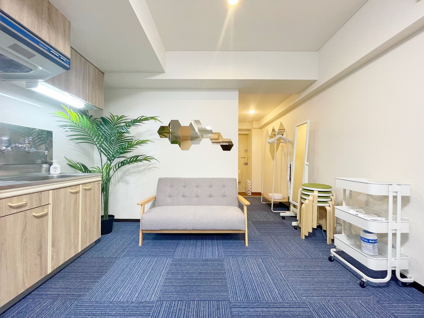 【九段下駅徒歩3分！16名利用可！】大型モニター・WiFi・ホワイトボード無料！ふれあい貸し会議室 九段下A-802の写真9