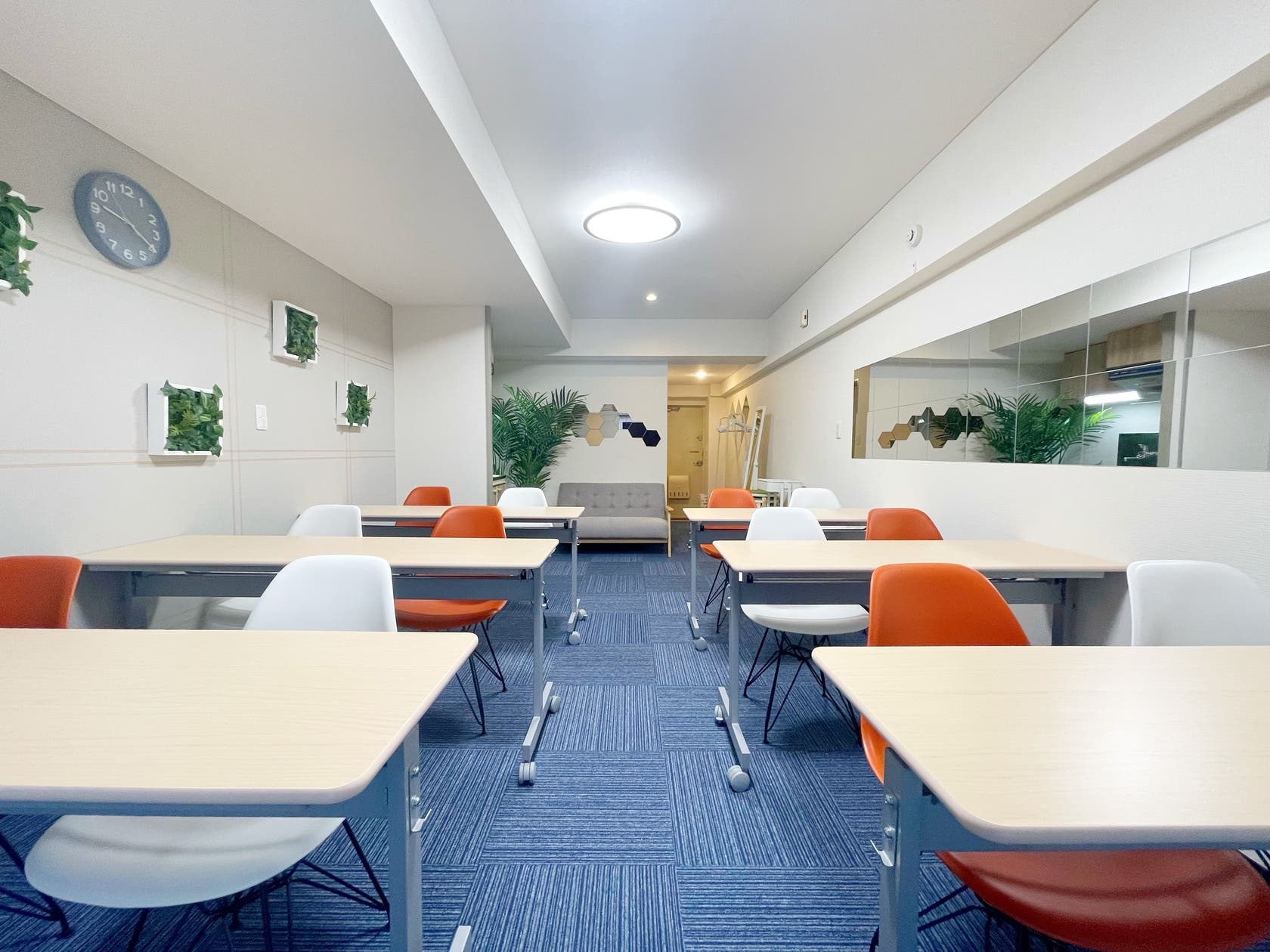 【九段下駅徒歩3分！16名利用可！】大型モニター・WiFi・ホワイトボード無料！ふれあい貸し会議室 九段下A-802の写真10