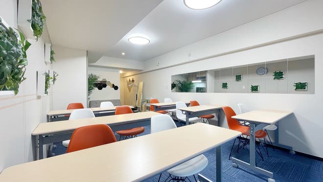 【九段下駅徒歩3分!16名利用可!】大型モニター・WiFi・ホワイトボード無料!ふれあい貸し会議室 九段下A-802の写真1