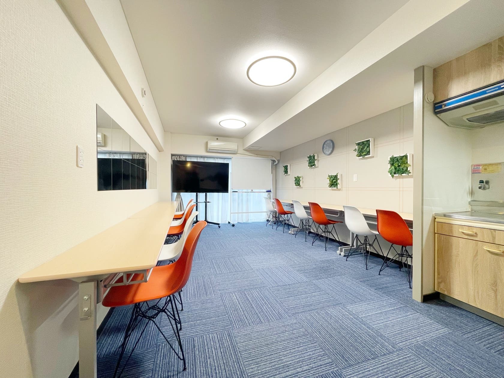 【九段下駅徒歩3分！16名利用可！】大型モニター・WiFi・ホワイトボード無料！ふれあい貸し会議室 九段下A-802の写真15