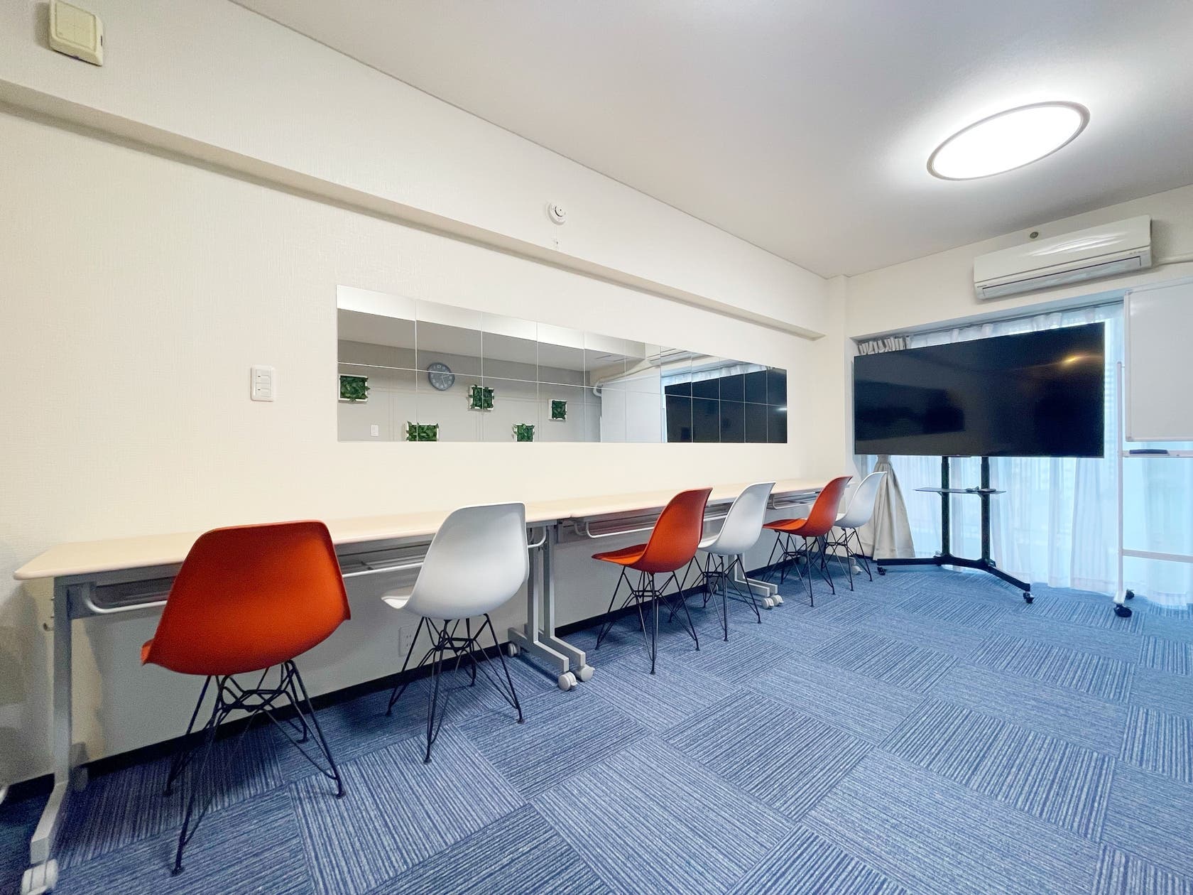 【九段下駅徒歩3分！16名利用可！】大型モニター・WiFi・ホワイトボード無料！ふれあい貸し会議室 九段下A-802の写真16